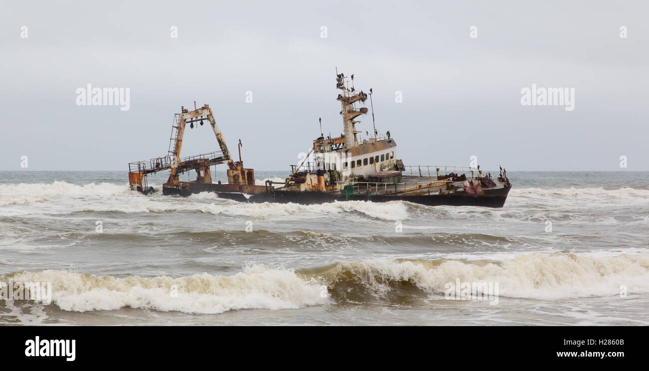 Zeila Shipwreck stranded on 25th August 2008 in Namibia Stock Photo - Alamy