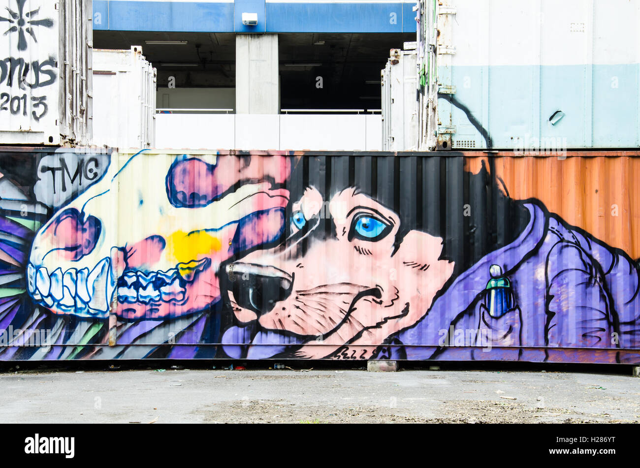 graffiti on containers Stock Photo - Alamy