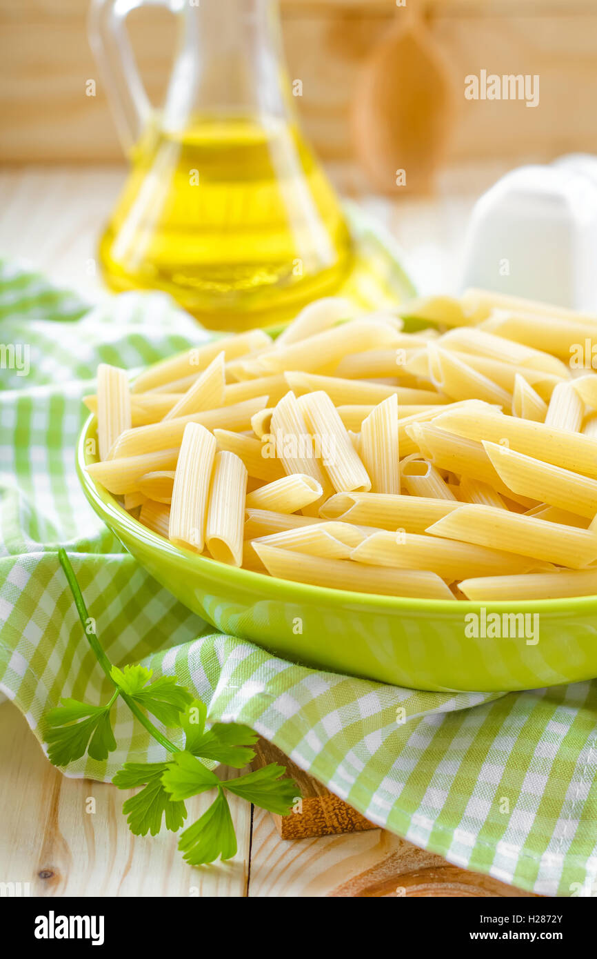 Mezze penne rigate hi-res stock photography and images - Alamy