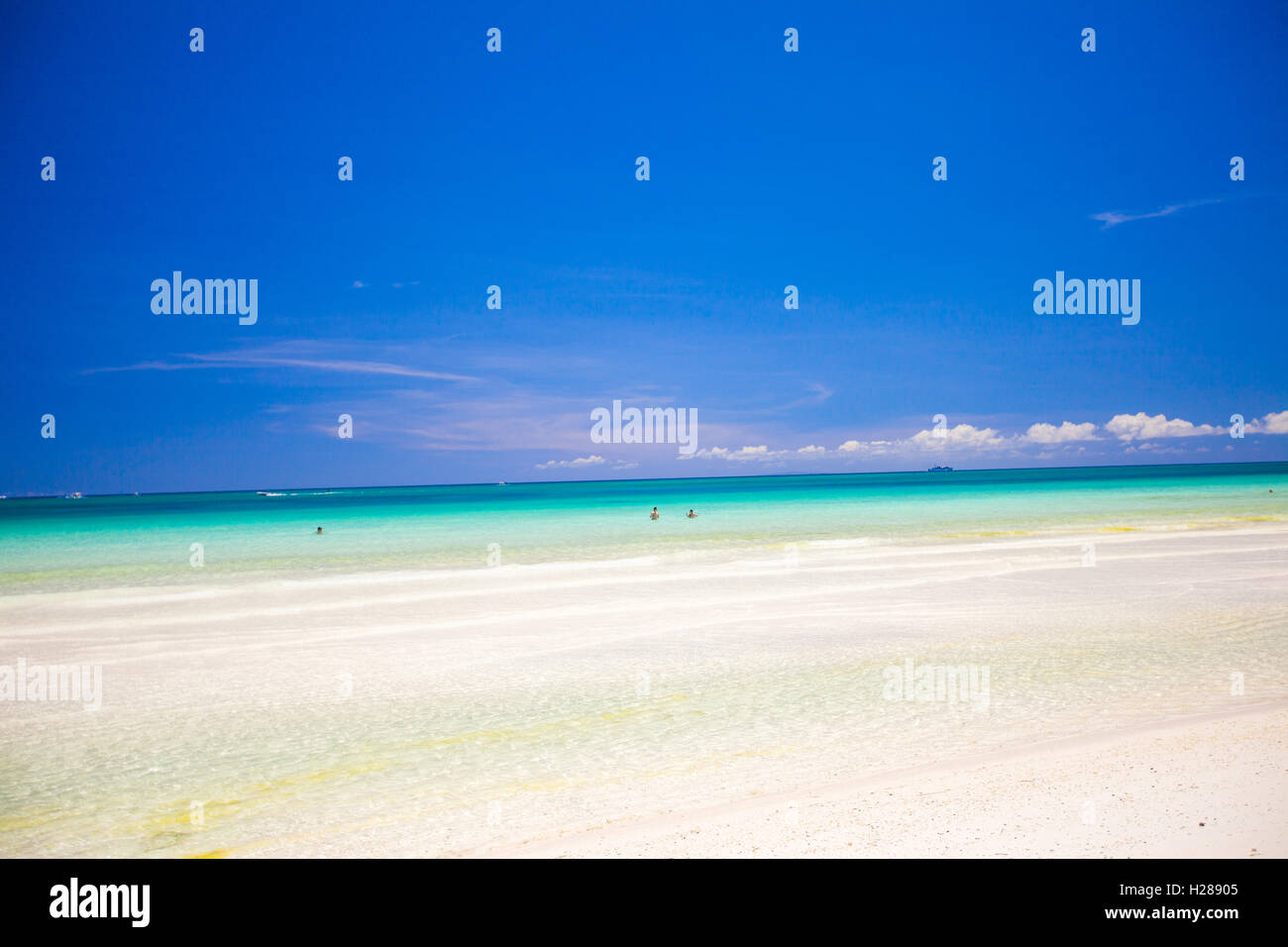 Perfect tropical beach with turquoise water and white sand beaches in ...