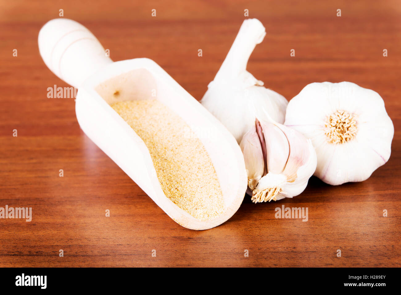 Raw fresh garlic with spice Stock Photo - Alamy