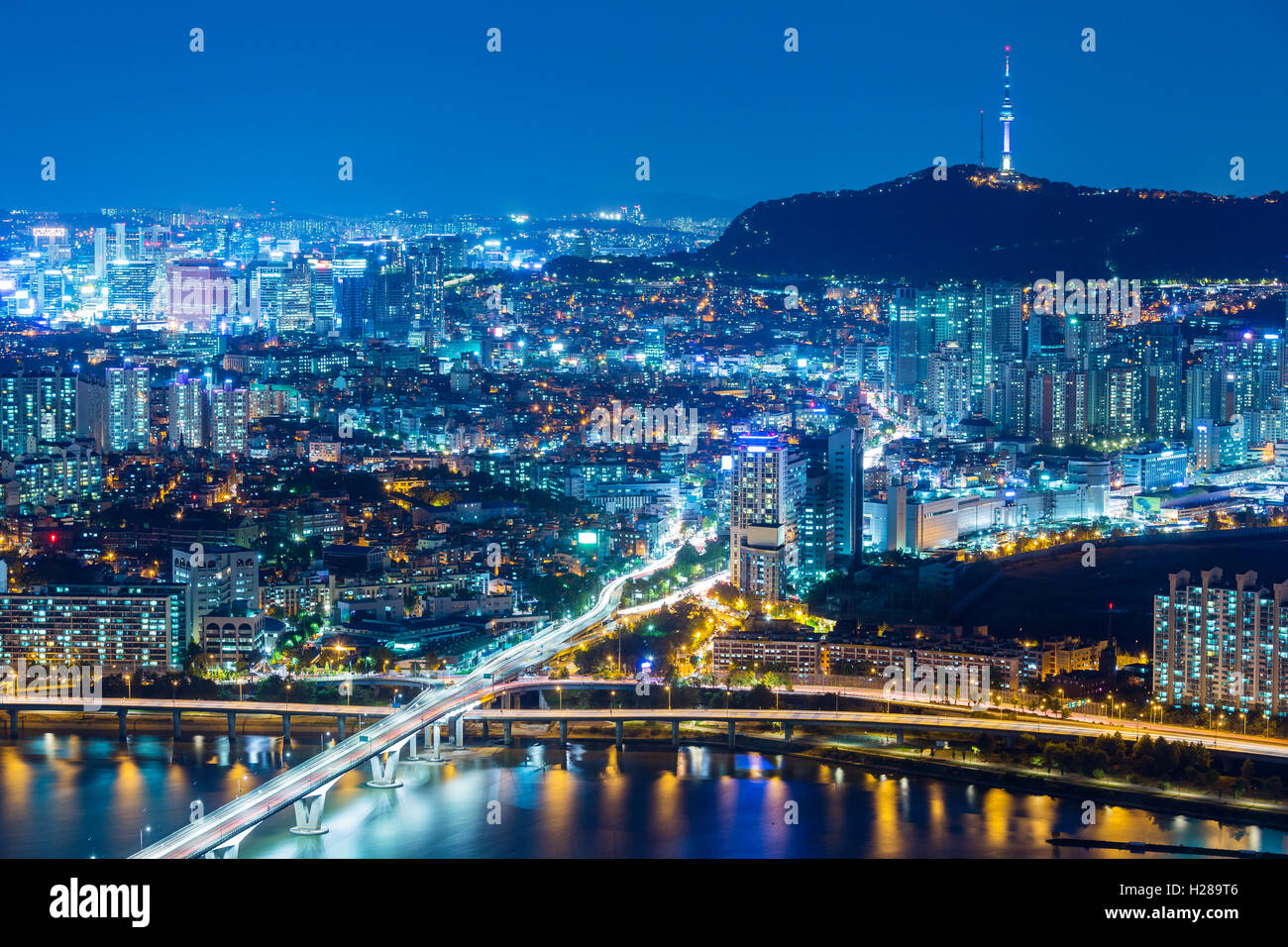 Seoul city at night Stock Photo - Alamy