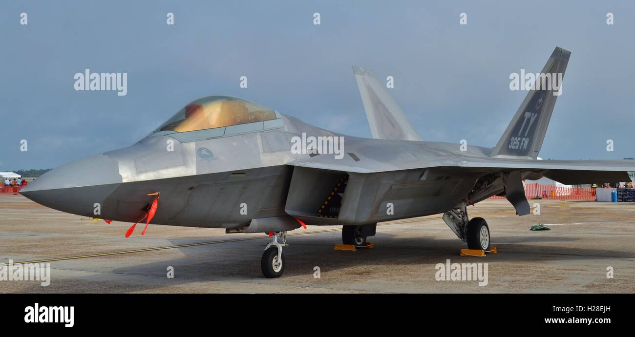 An F-22 Raptor fighter jet on static display in Florida Stock Photo - Alamy
