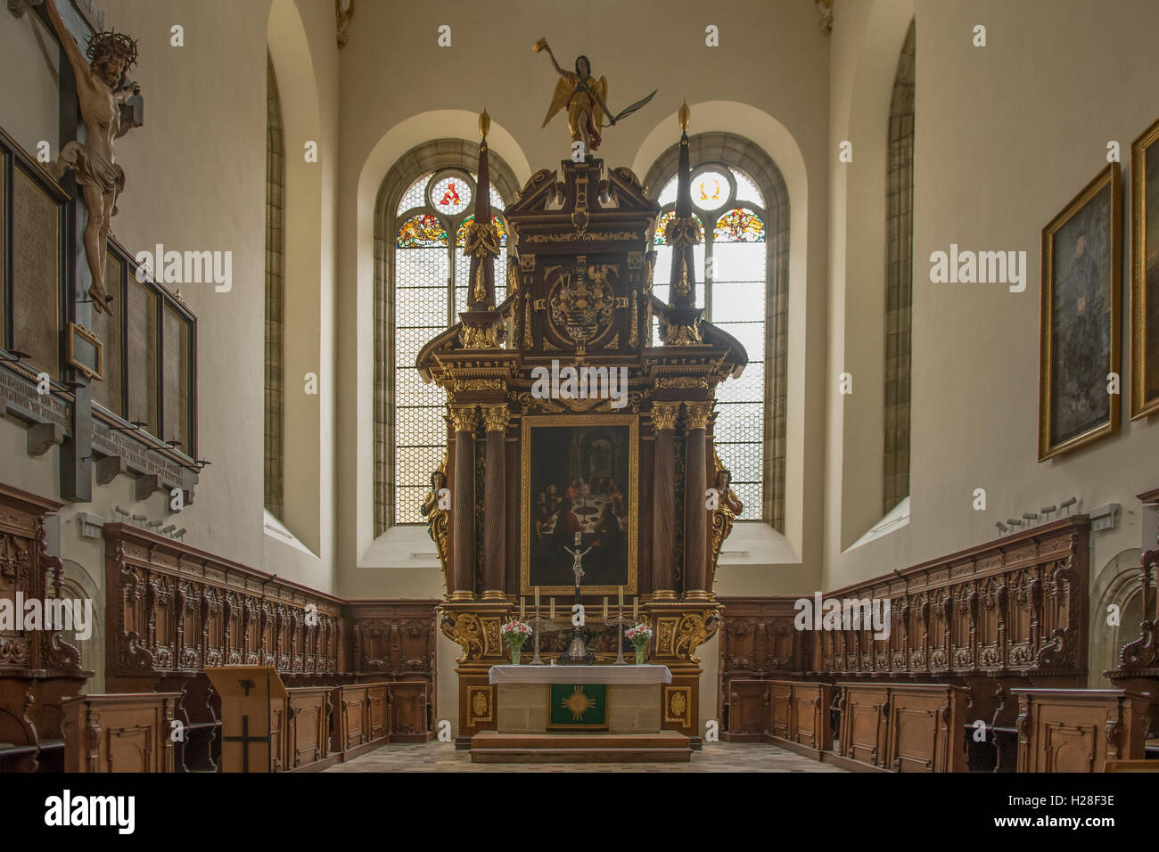 Altar scene in church hi-res stock photography and images - Alamy
