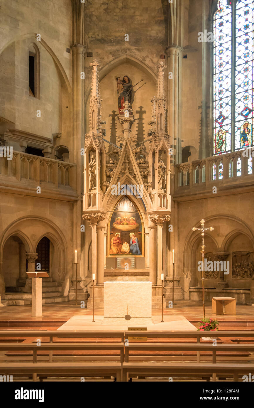 Side altar hi-res stock photography and images - Alamy