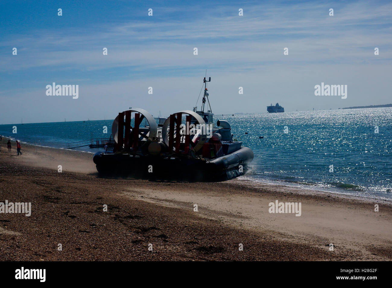 HOVERCRAFT, GH114, FREEDOM 90 TAKING OFF Stock Photo - Alamy