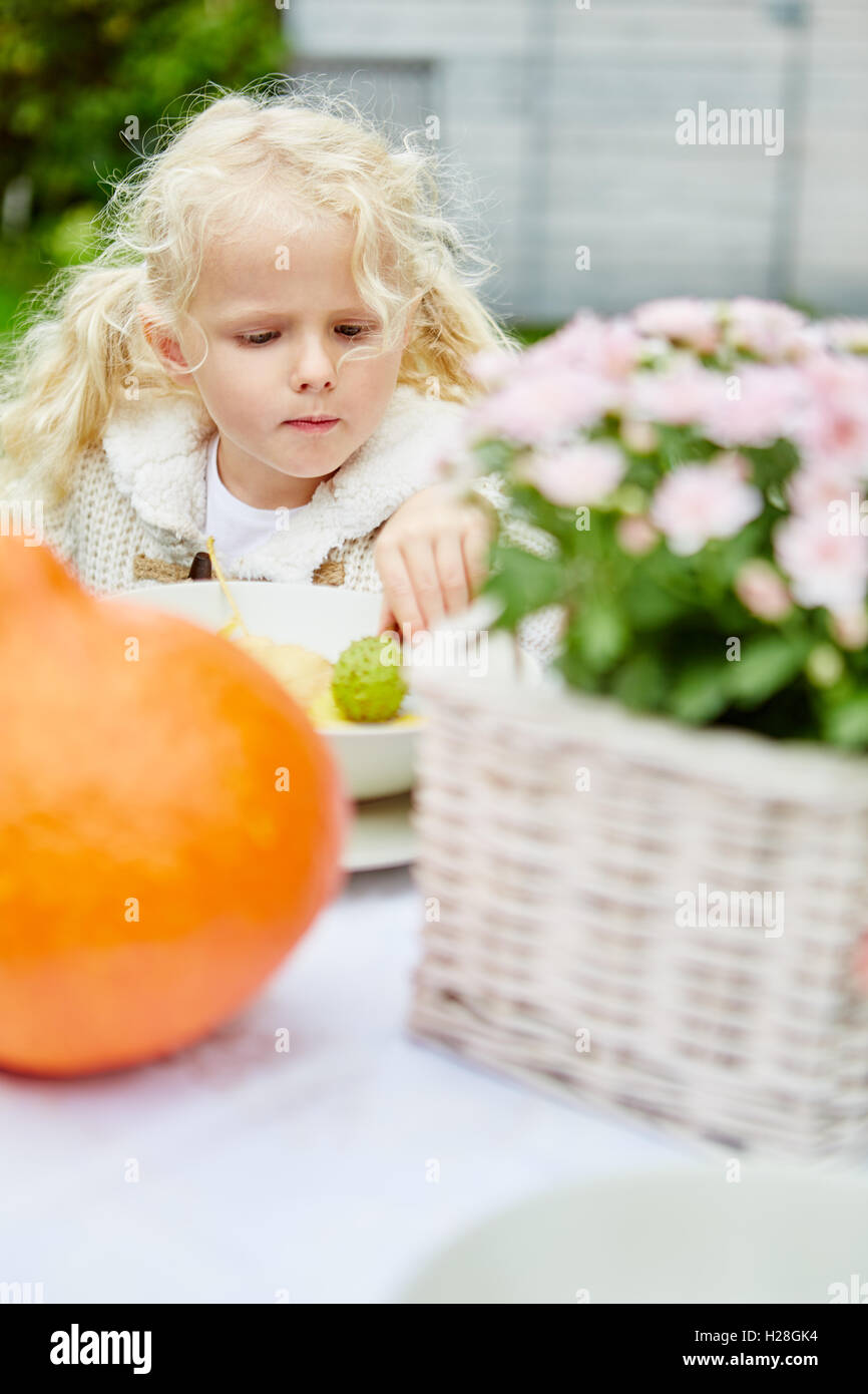 Girl at lunch table hi-res stock photography and images - Alamy