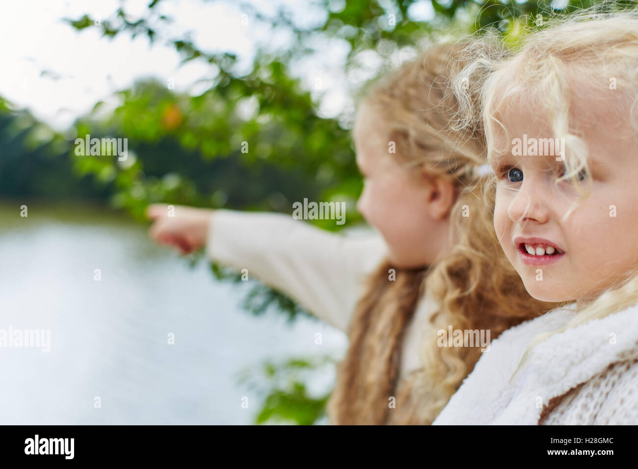 Two kids playing hi-res stock photography and images - Alamy