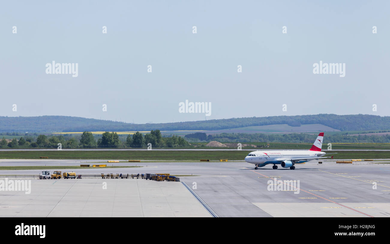 Plane moving to Runway Stock Photo - Alamy
