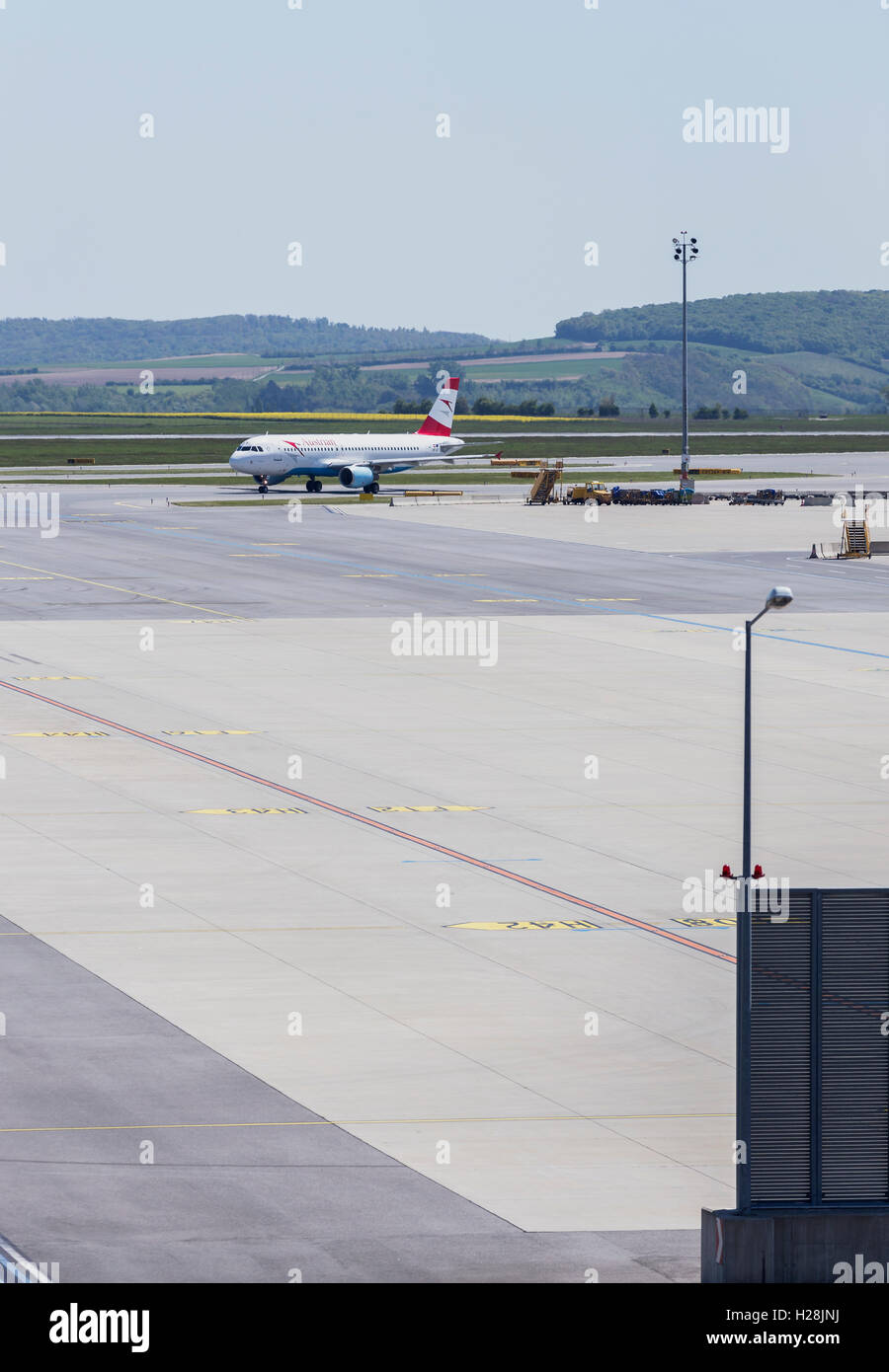 Plane Arriving at Terminal Stock Photo - Alamy