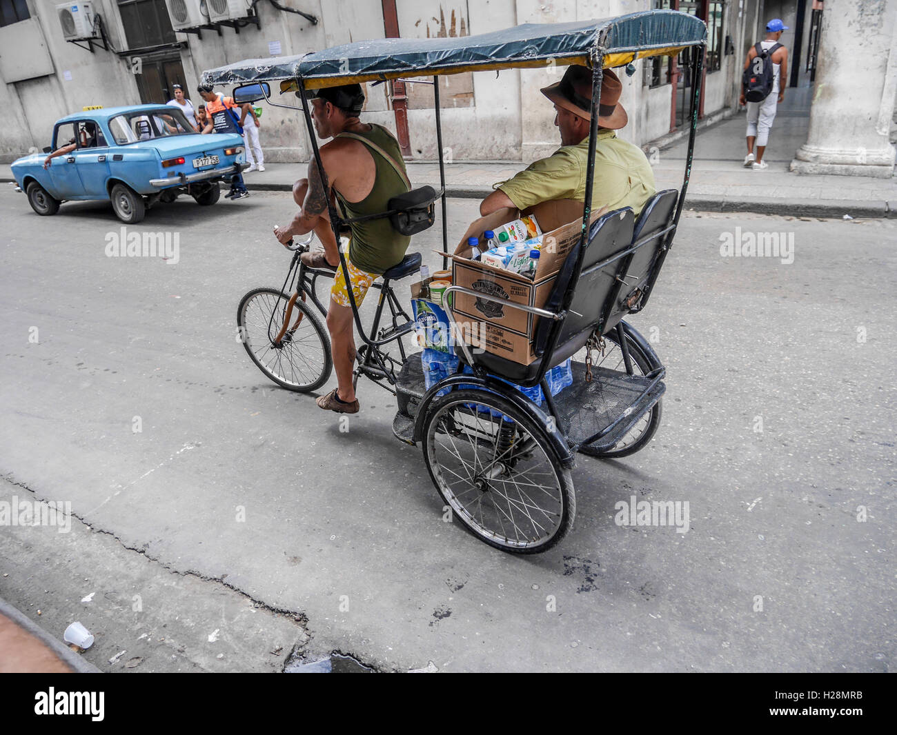 Cuba street life Stock Photo - Alamy