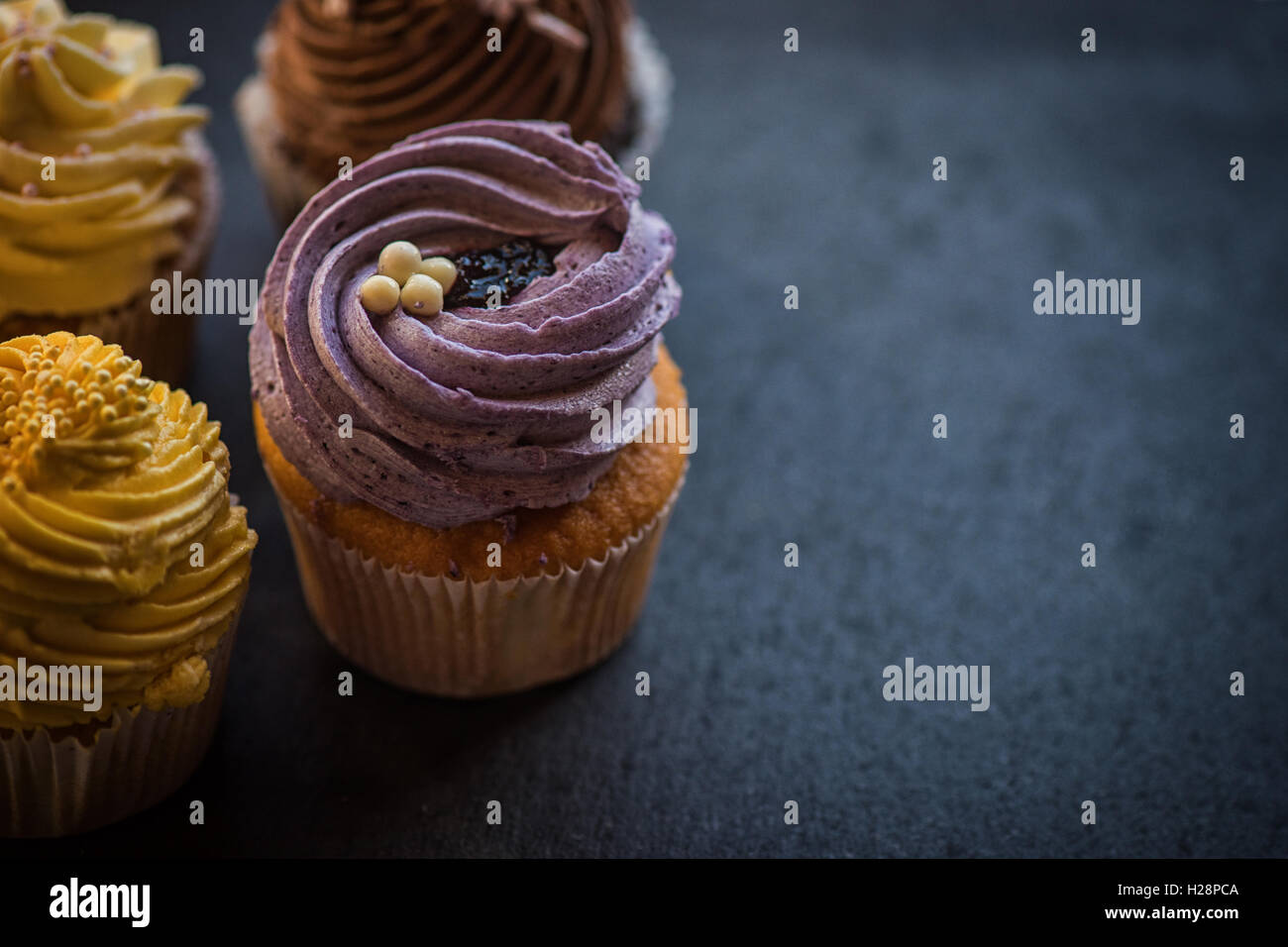 Cupcakes desert cream Stock Photo - Alamy