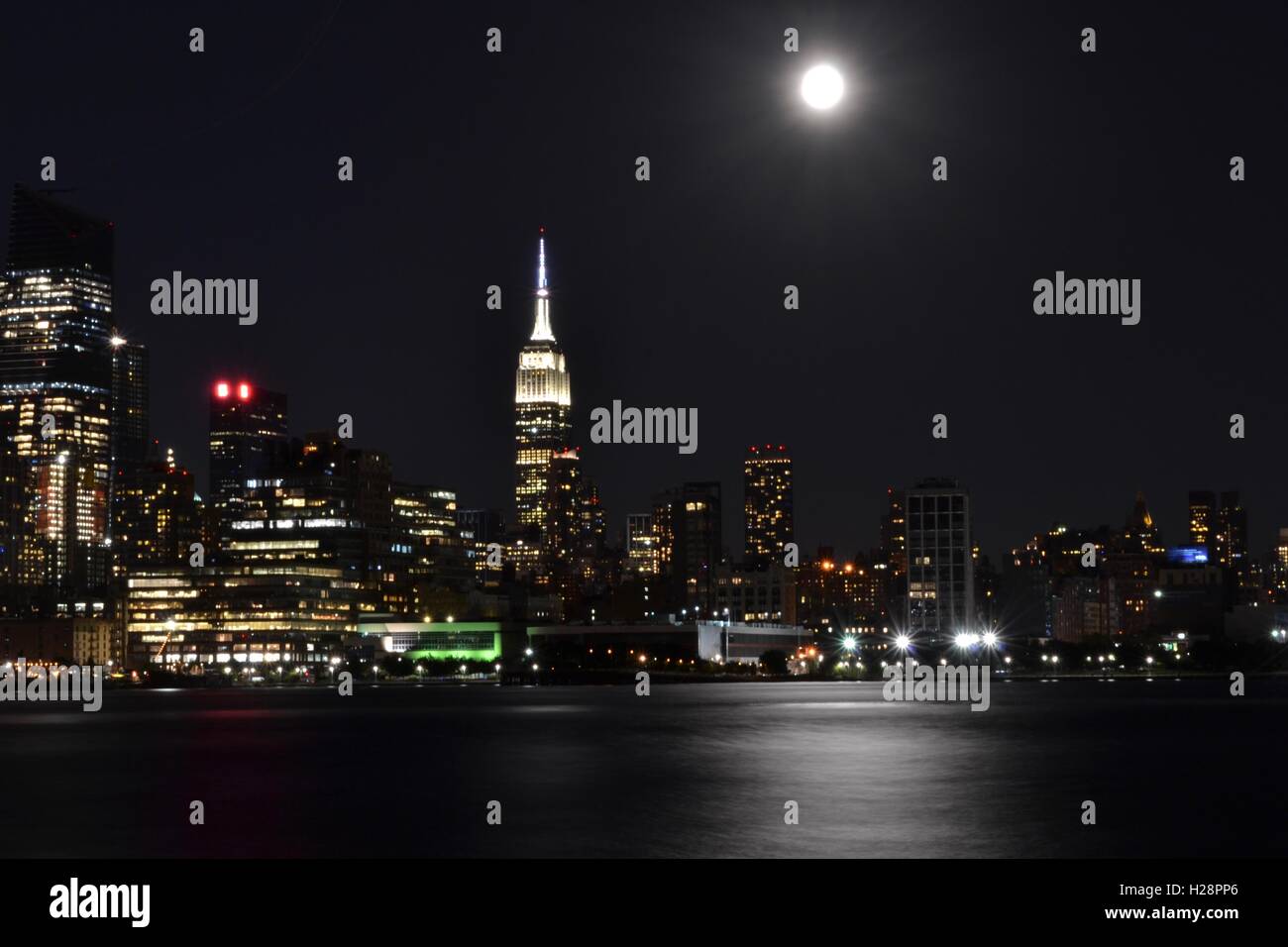 Moonrise night nighttime hi-res stock photography and images - Alamy