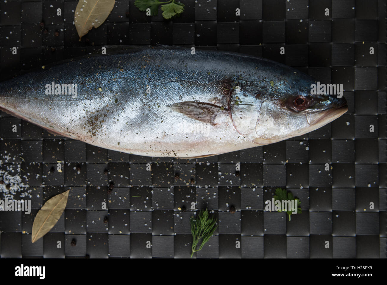 raw tuna fish Stock Photo - Alamy