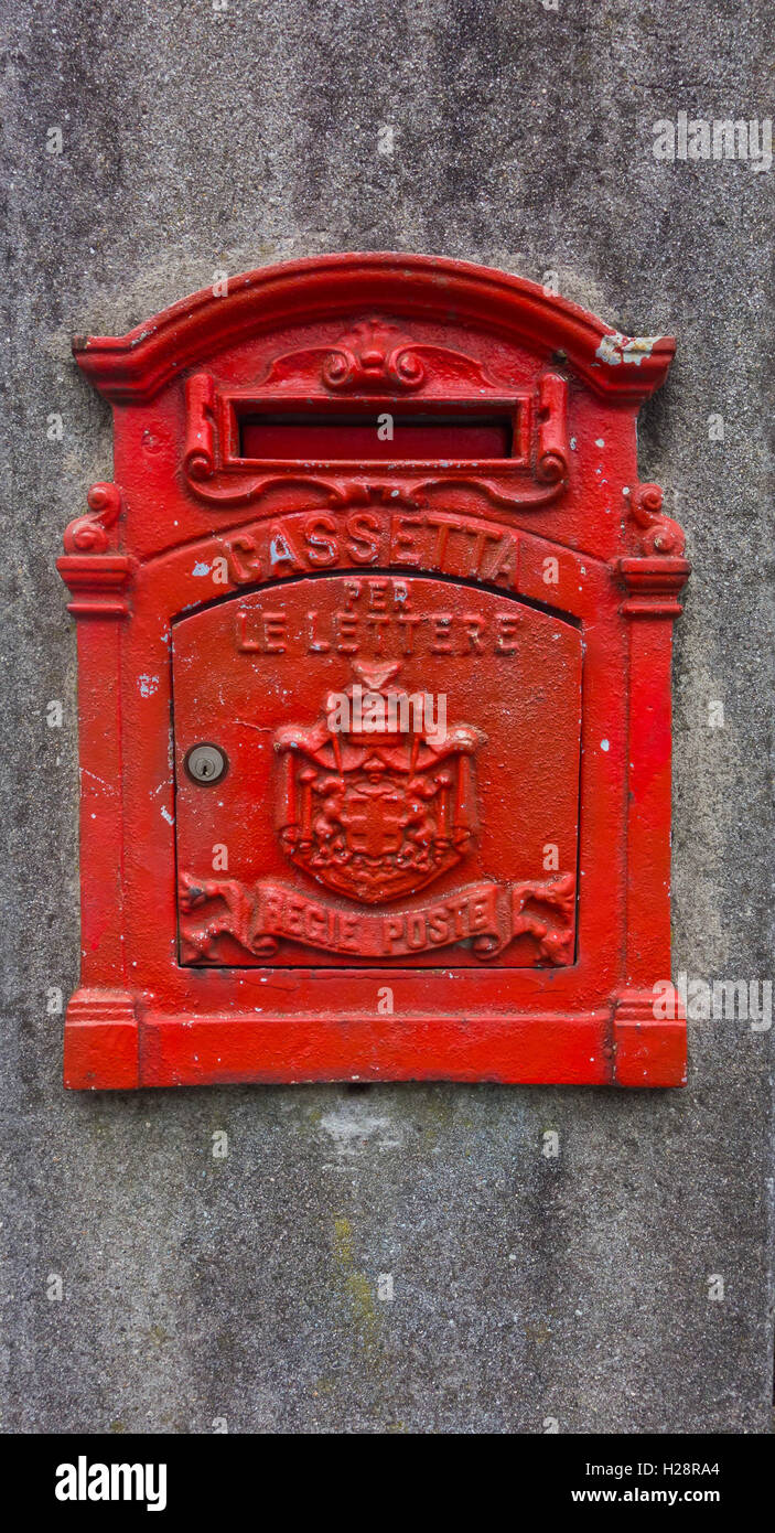 Letter box opening hi-res stock photography and images - Alamy
