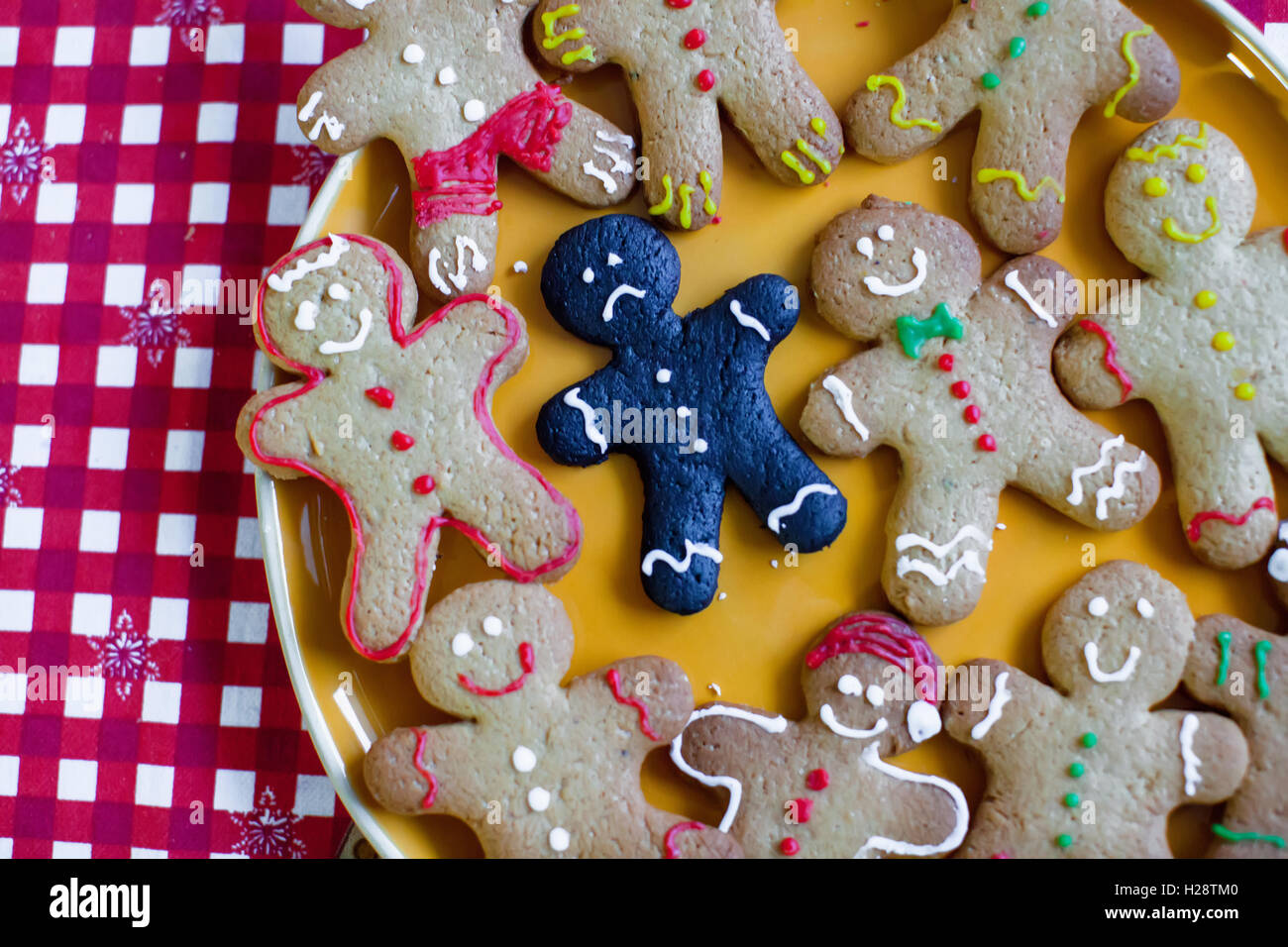 Gingerbread family sad hi-res stock photography and images - Alamy