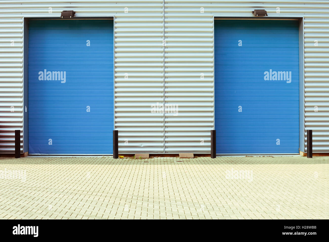 Back door access hi-res stock photography and images - Alamy