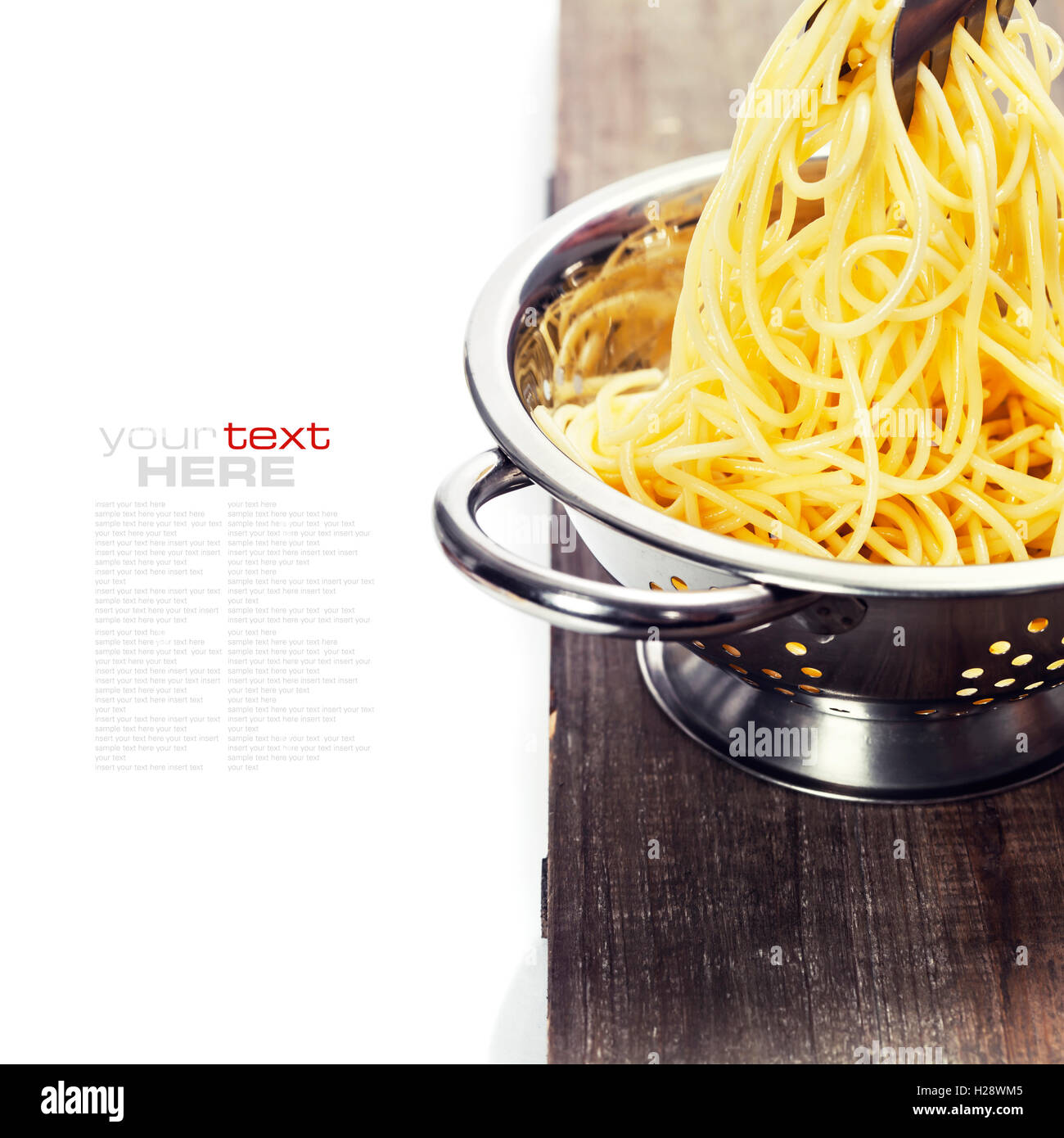 spaghetti in colander Stock Photo - Alamy