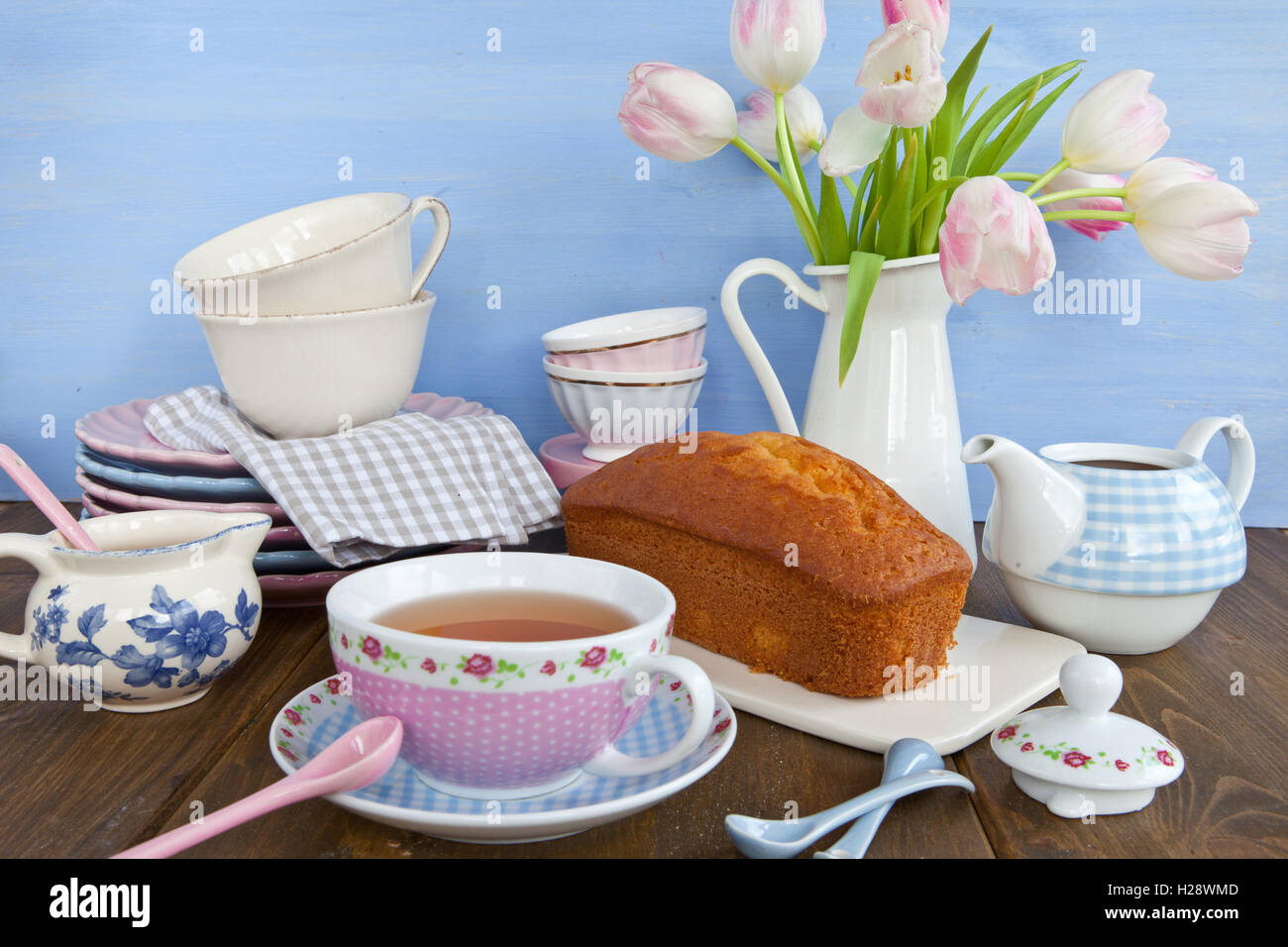 Tea and cake Stock Photo - Alamy
