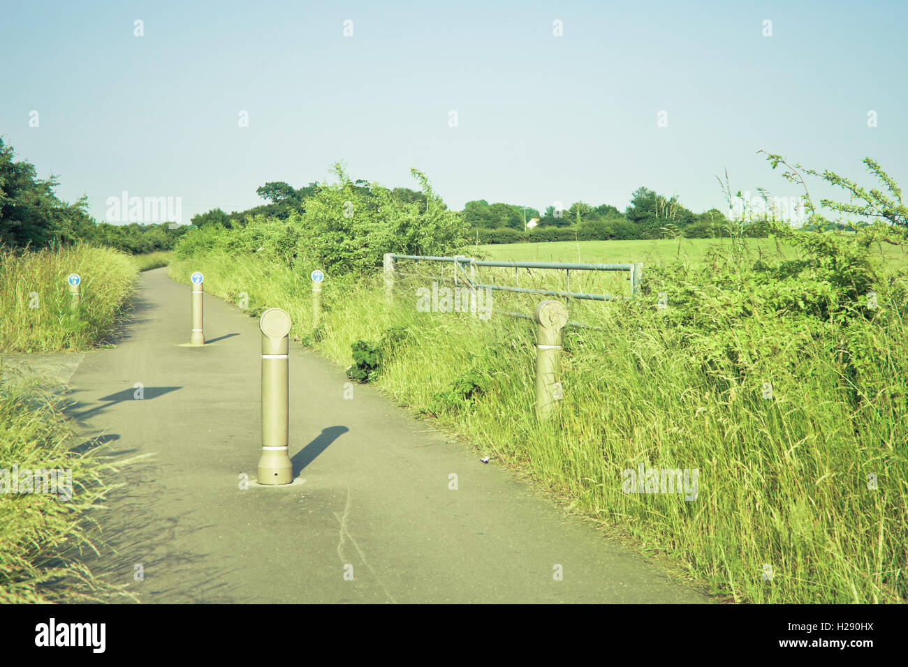 Cycle access hi-res stock photography and images - Alamy