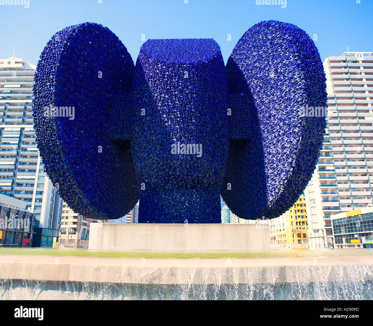 Dama statue hi-res stock photography and images - Alamy