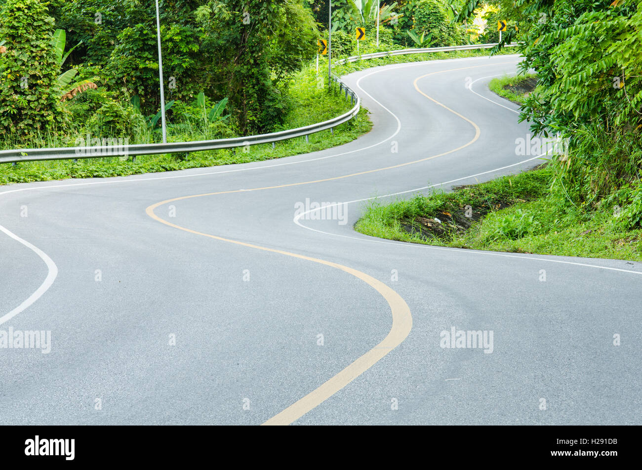 Curve s shape hi-res stock photography and images - Alamy