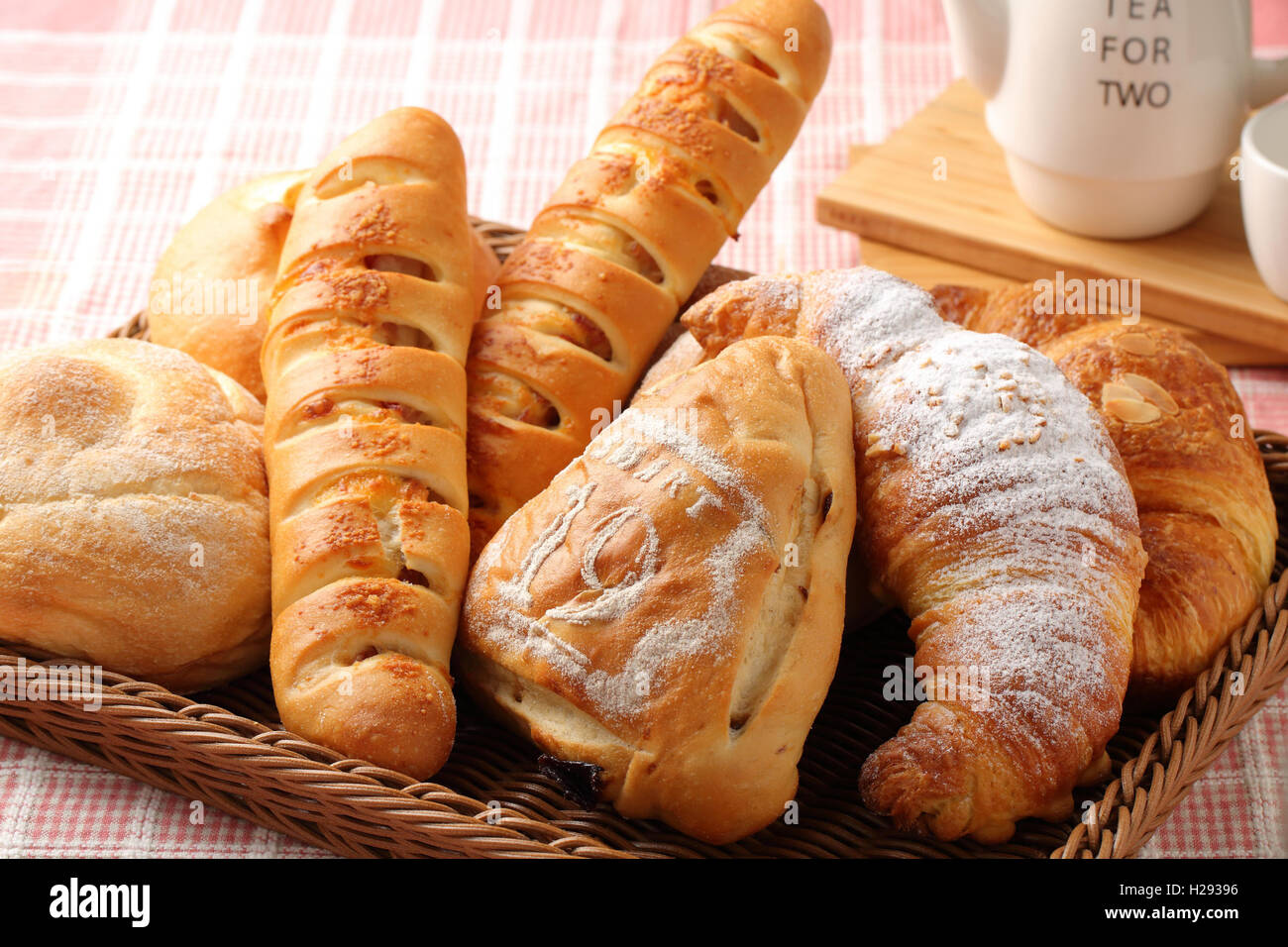Baked bread on counter hi-res stock photography and images - Alamy