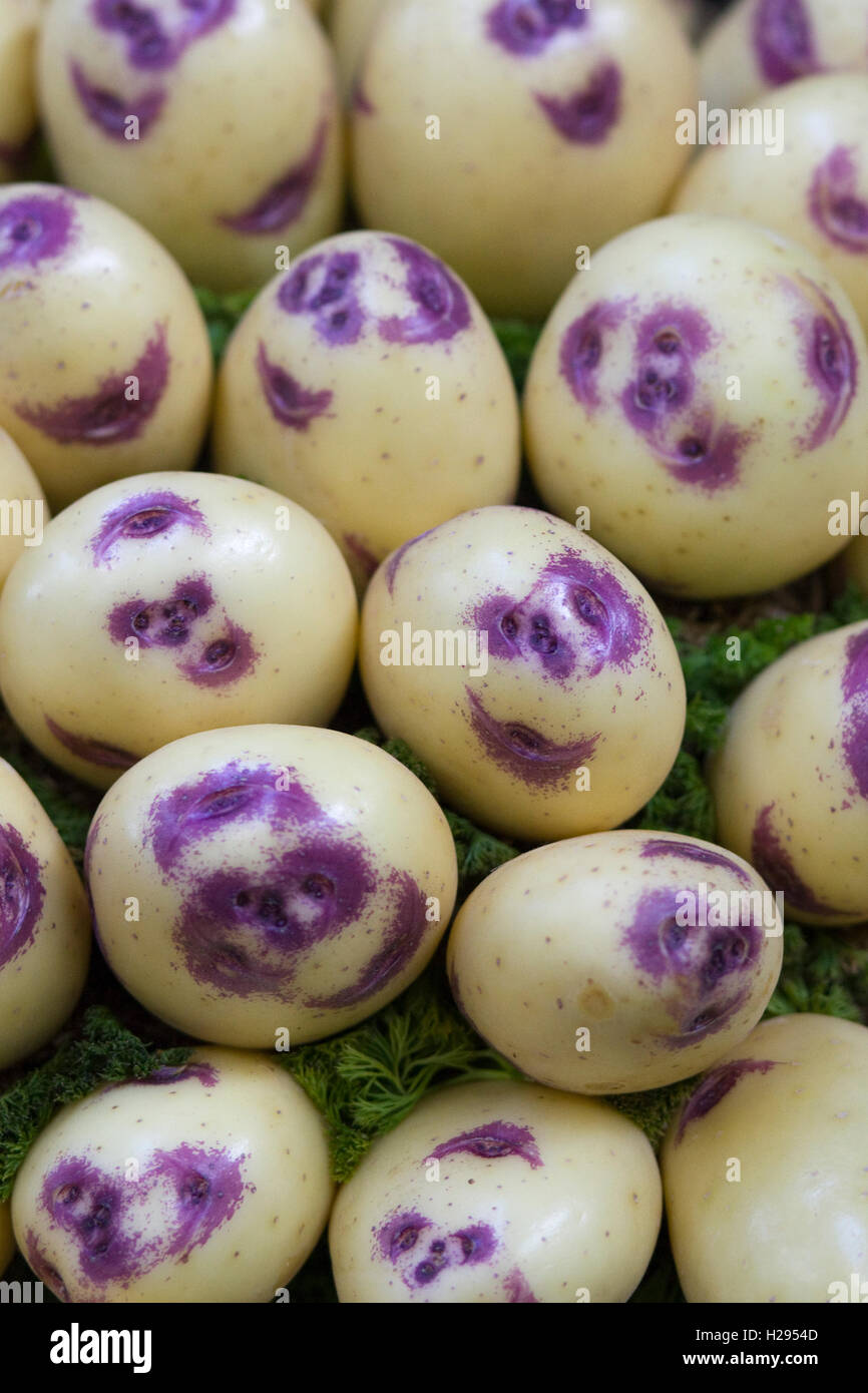 Blue belle potatoes hi-res stock photography and images - Alamy