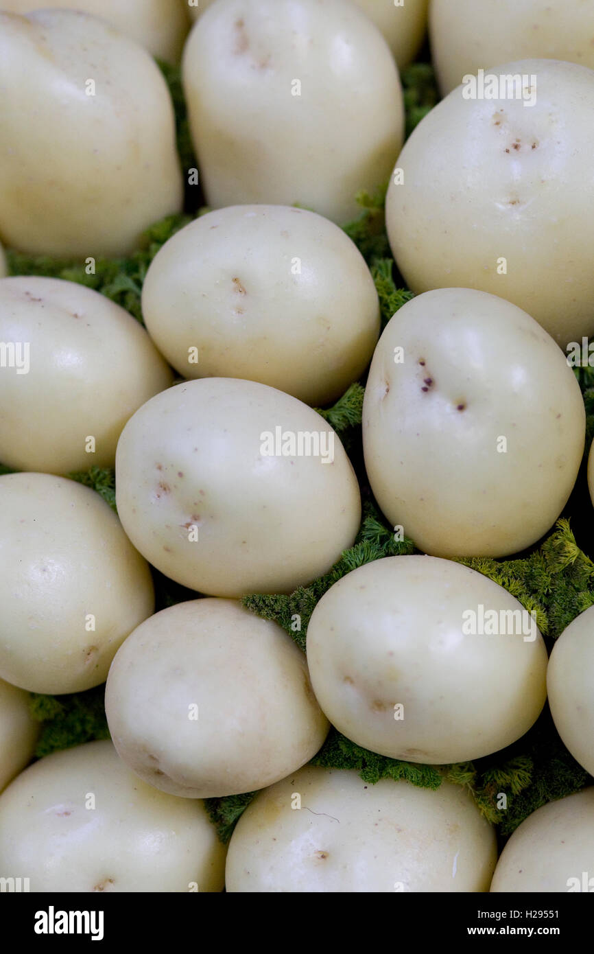 Display of white potatoes hi-res stock photography and images - Alamy