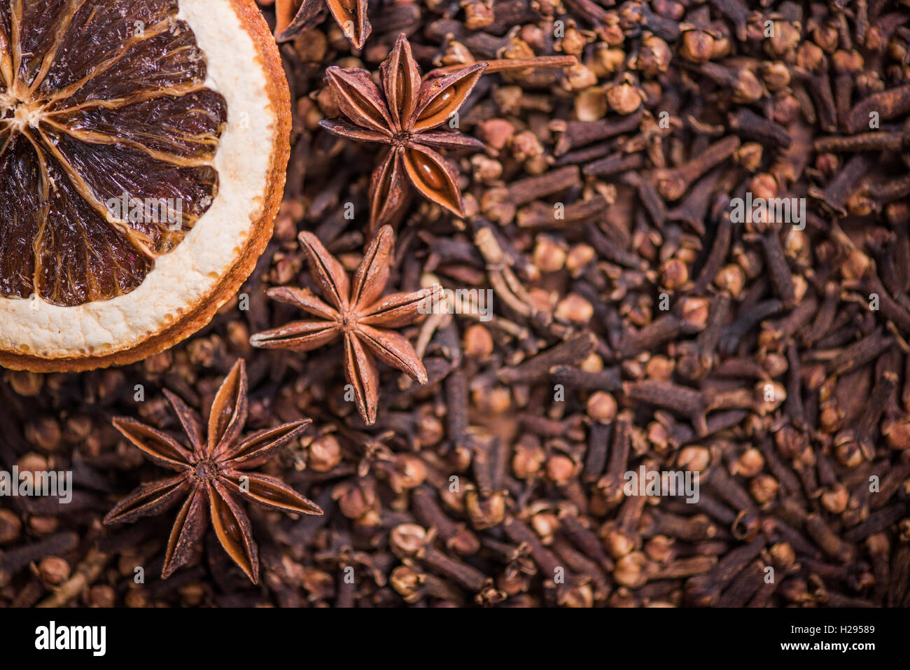 Traditional Christmas spices, close view Stock Photo - Alamy