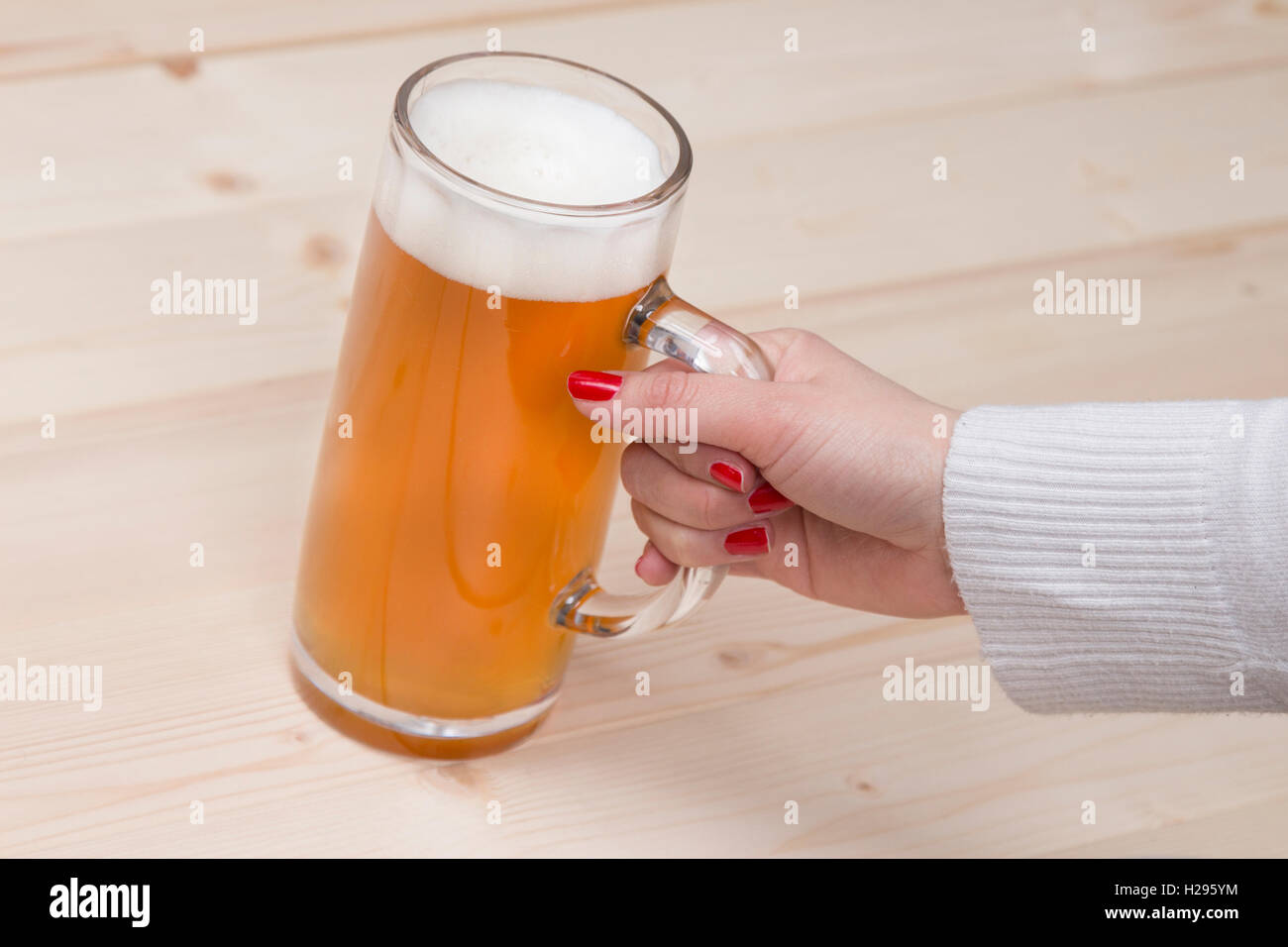 Holding pint beer tankard hi-res stock photography and images - Alamy