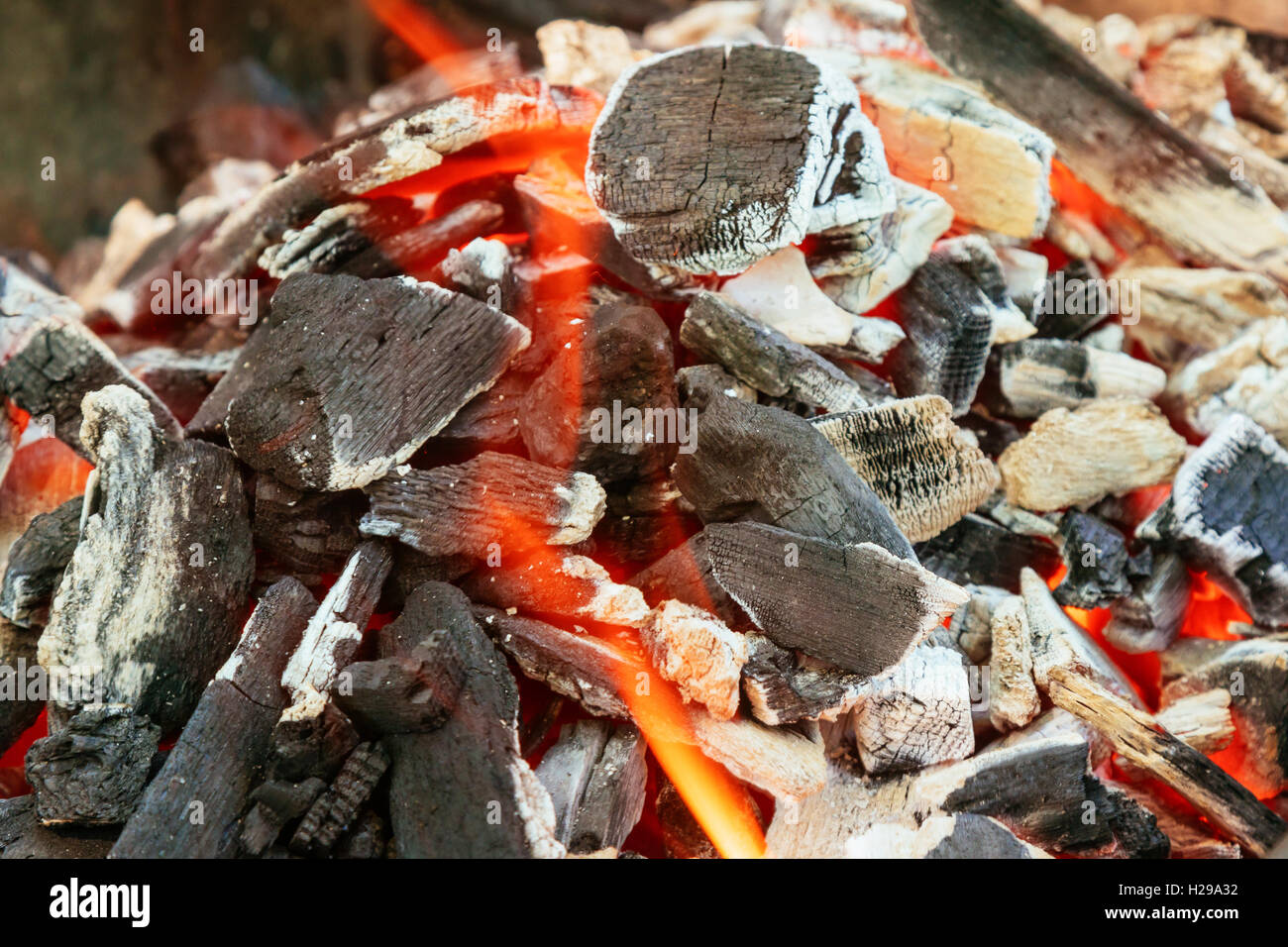Firewood burning in char hi-res stock photography and images - Alamy