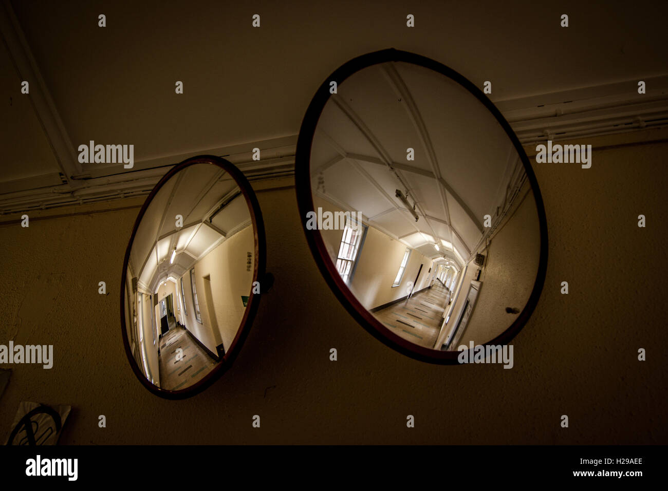 Urban Exploring an abandoned mental asylum in Cardiff, South Wales ...