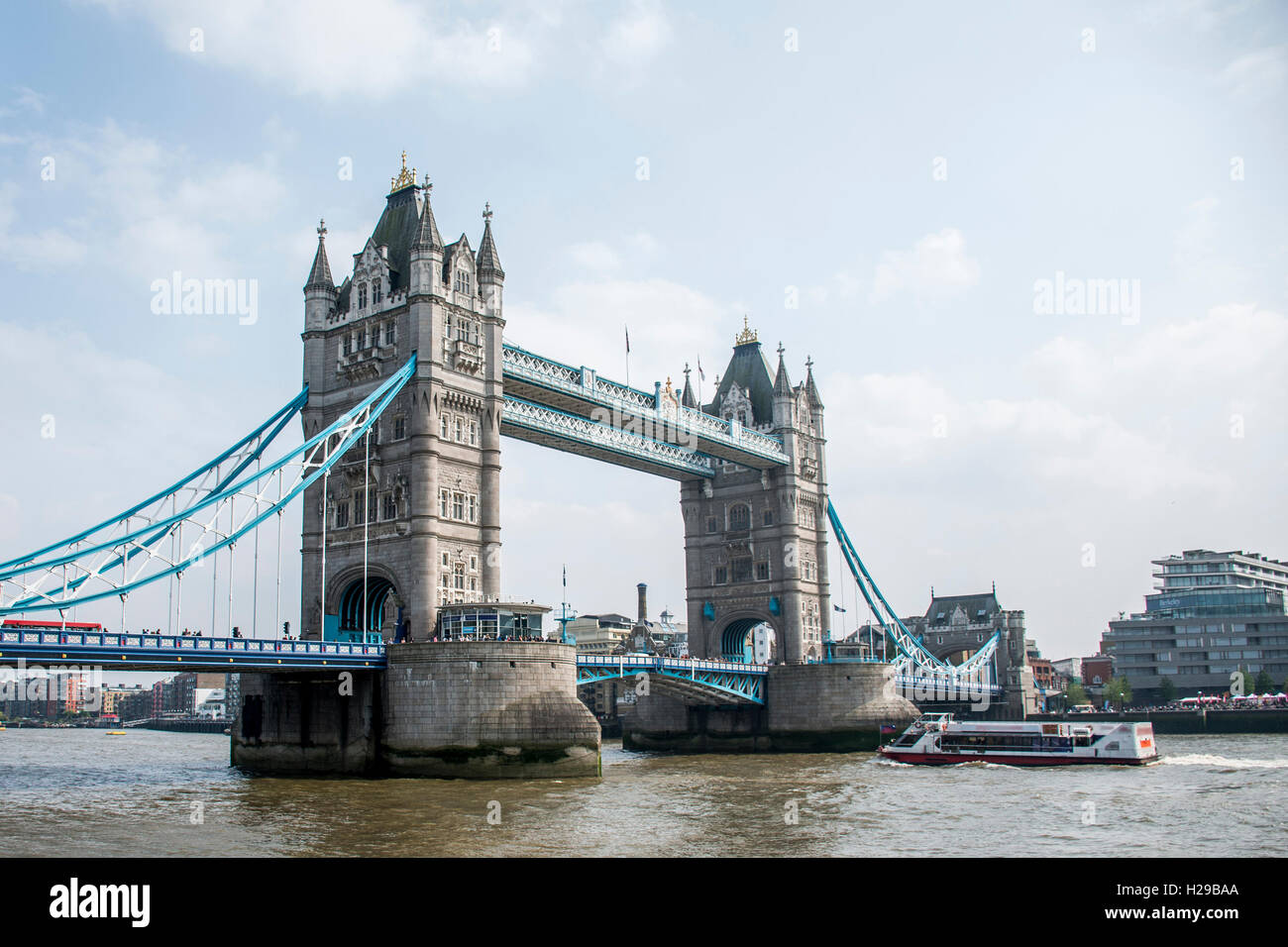 Big tower bridge hi-res stock photography and images - Alamy