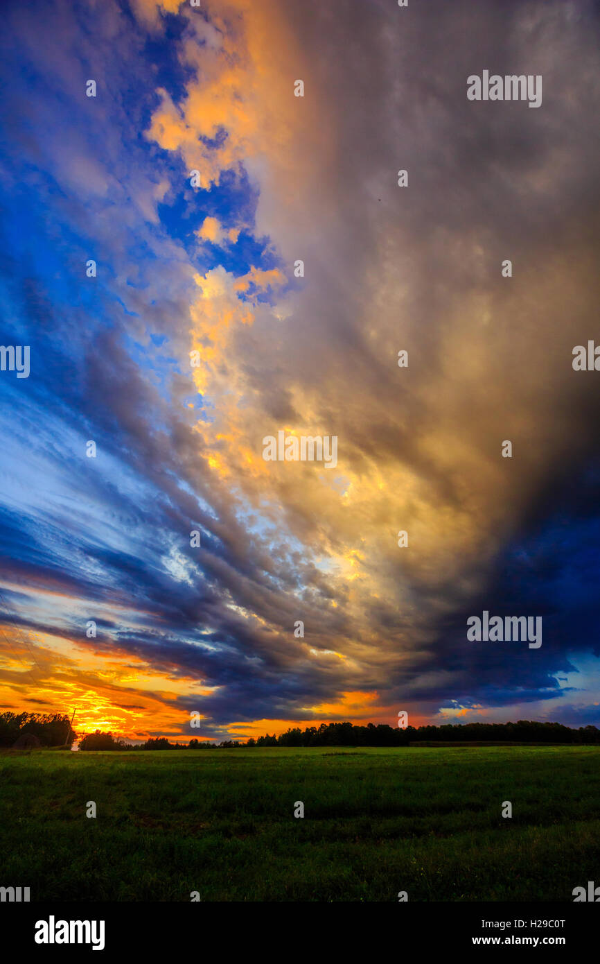 Wisconsin country sunset hi-res stock photography and images - Alamy
