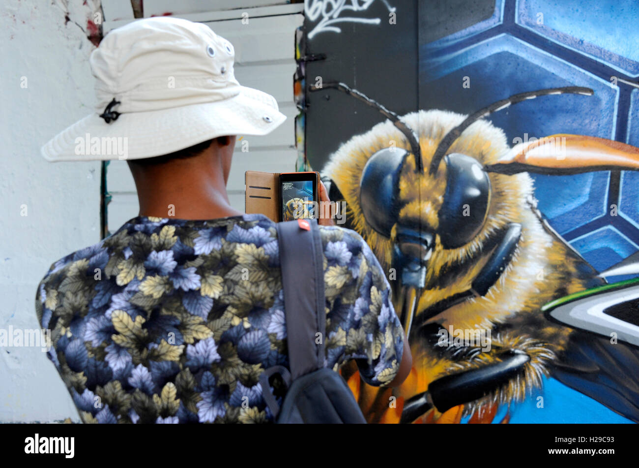 Photographing graffiti hi-res stock photography and images - Alamy