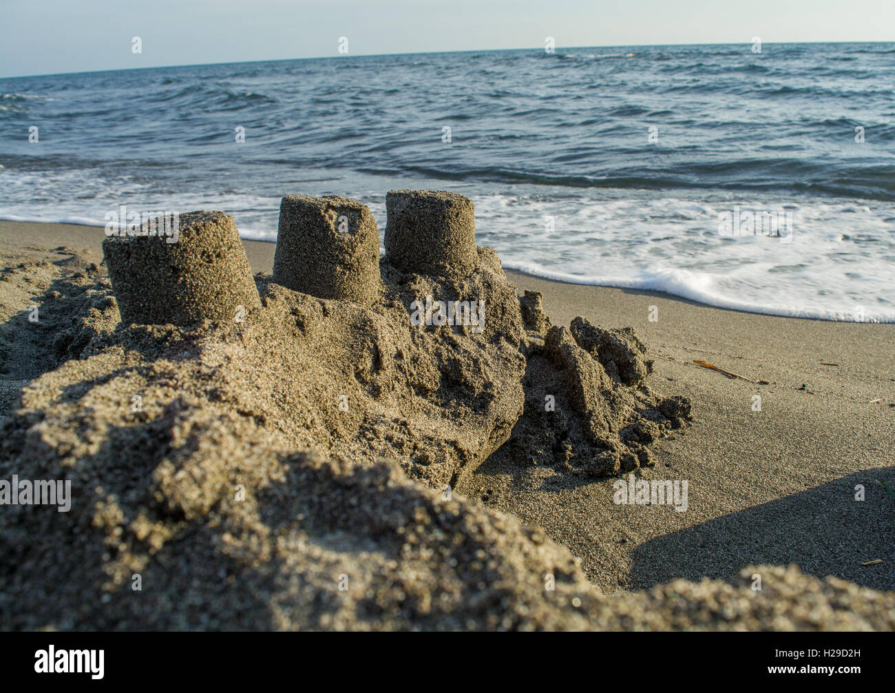 Sand castle castles sea beach hi-res stock photography and images - Alamy