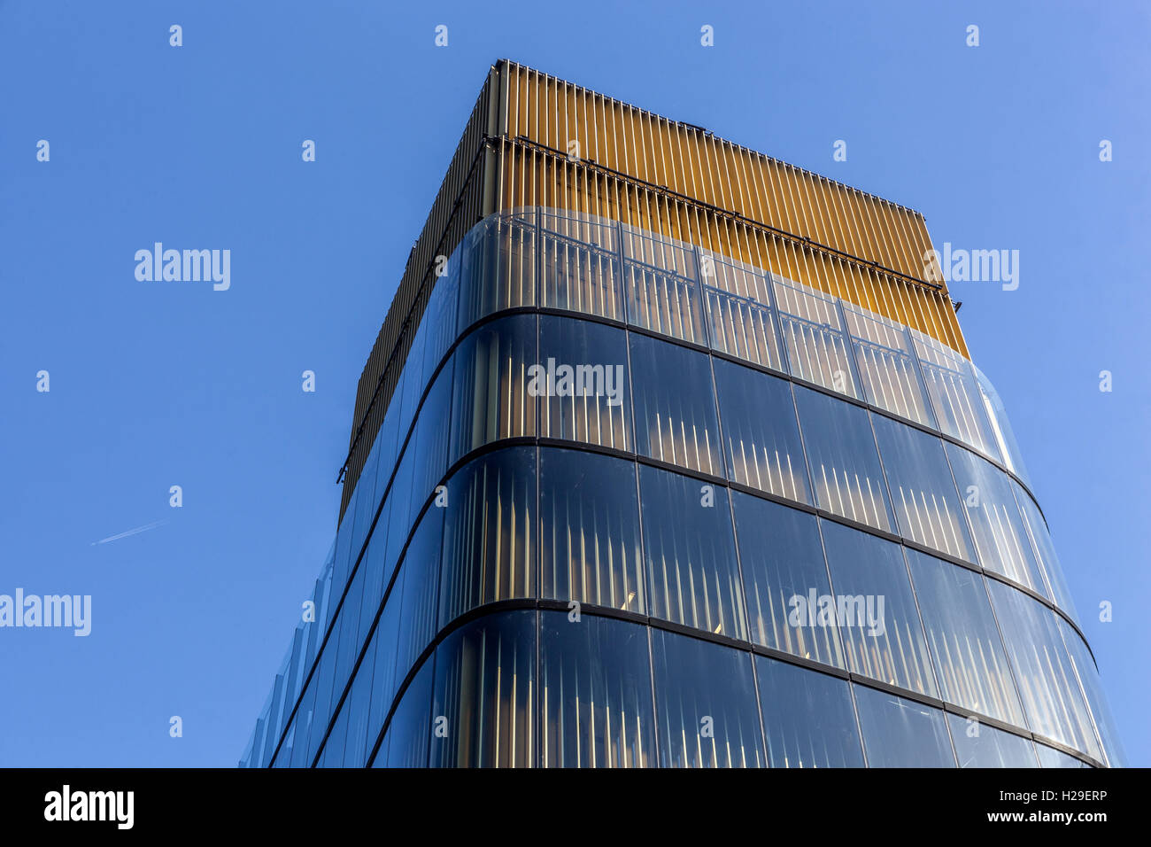 Modern palace hi-res stock photography and images - Alamy