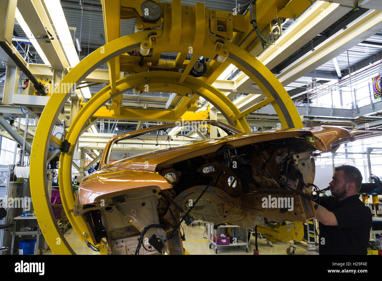 Rolls royce factory hi-res stock photography and images - Alamy