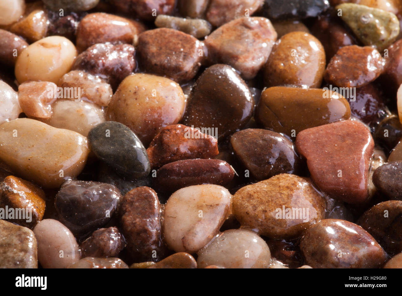 Coloured stone chip / gravel surface Stock Photo - Alamy