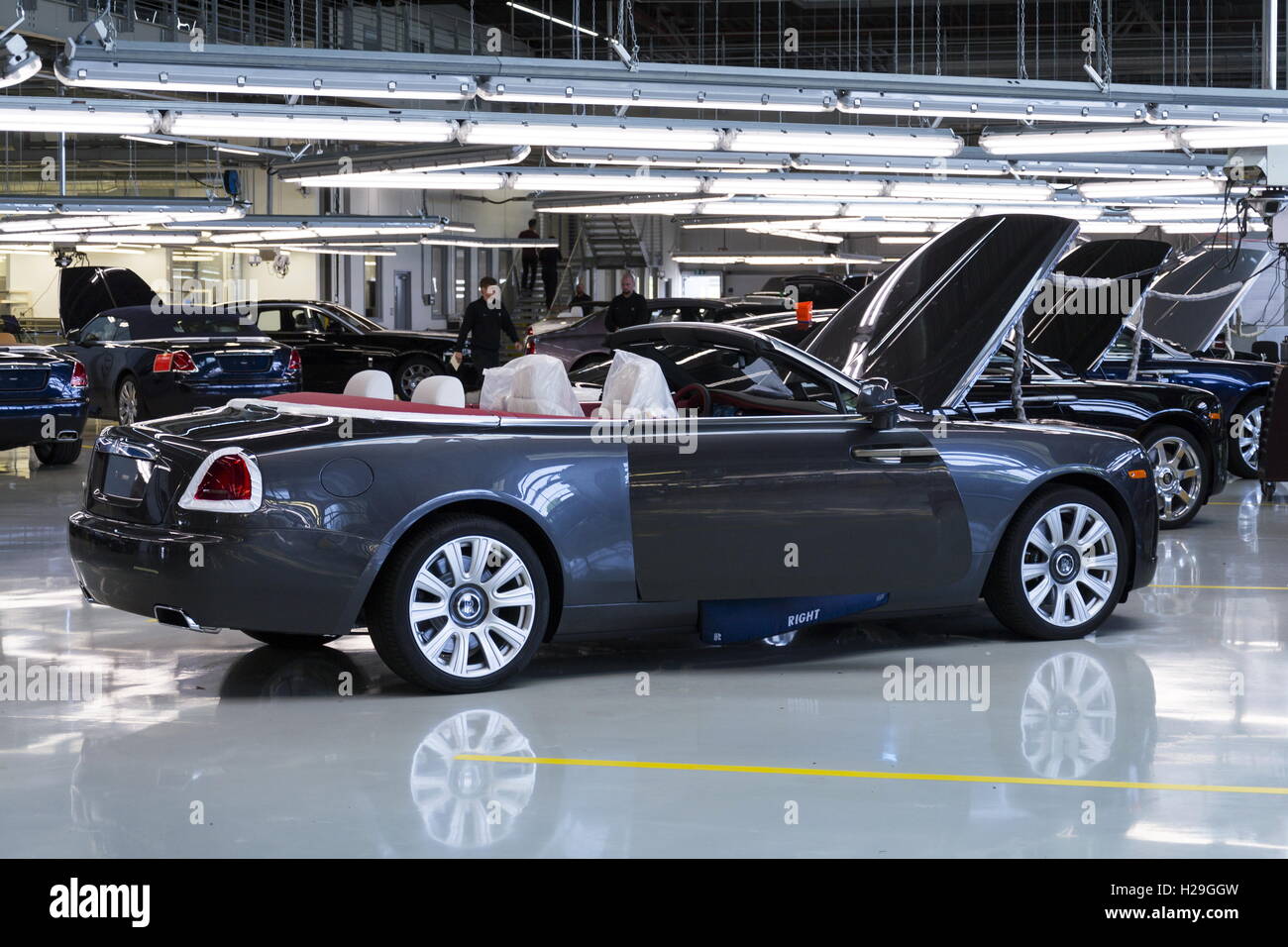 Rolls royce factory hi-res stock photography and images - Alamy