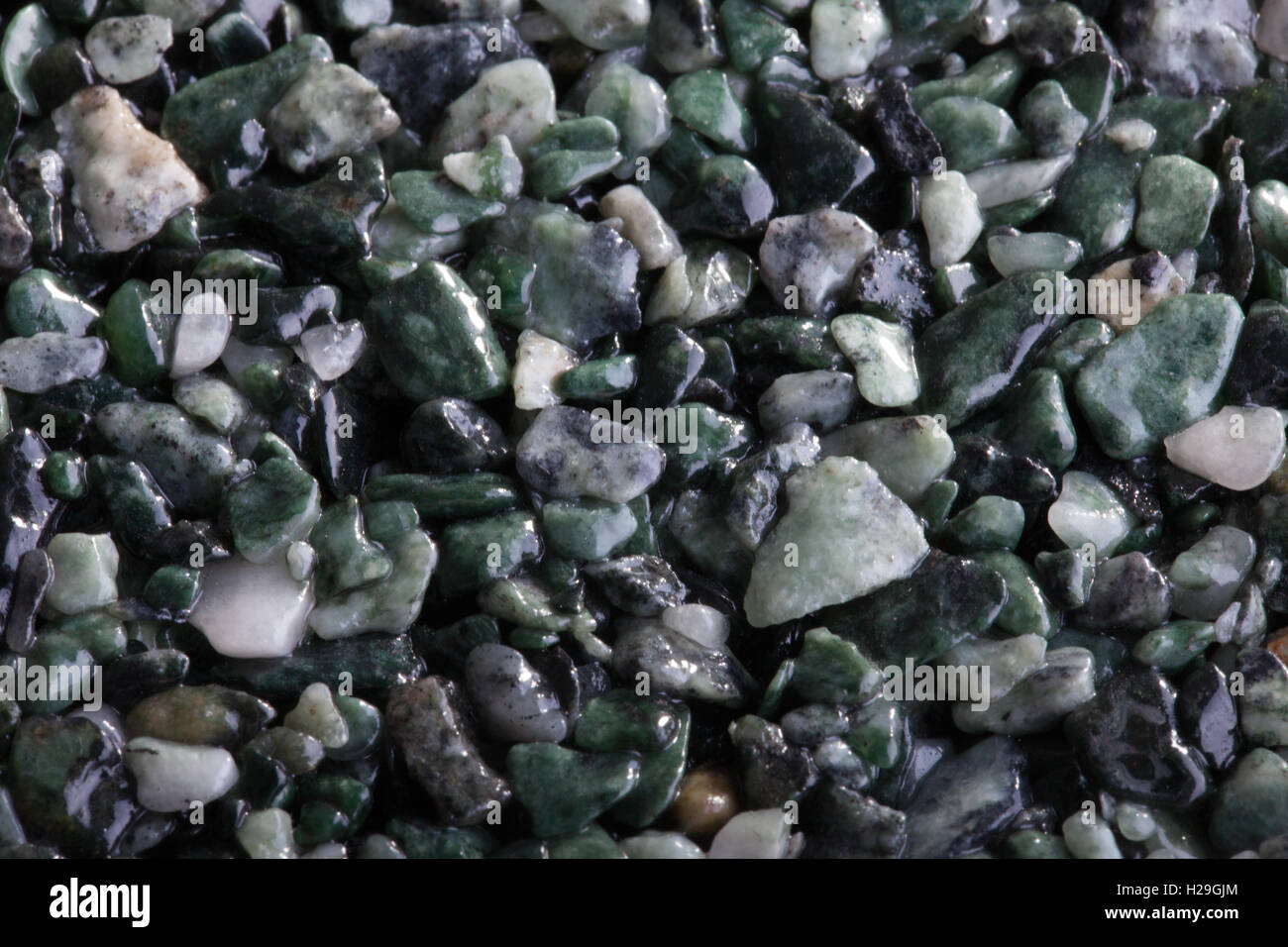 Coloured stone chip / gravel surface Stock Photo - Alamy
