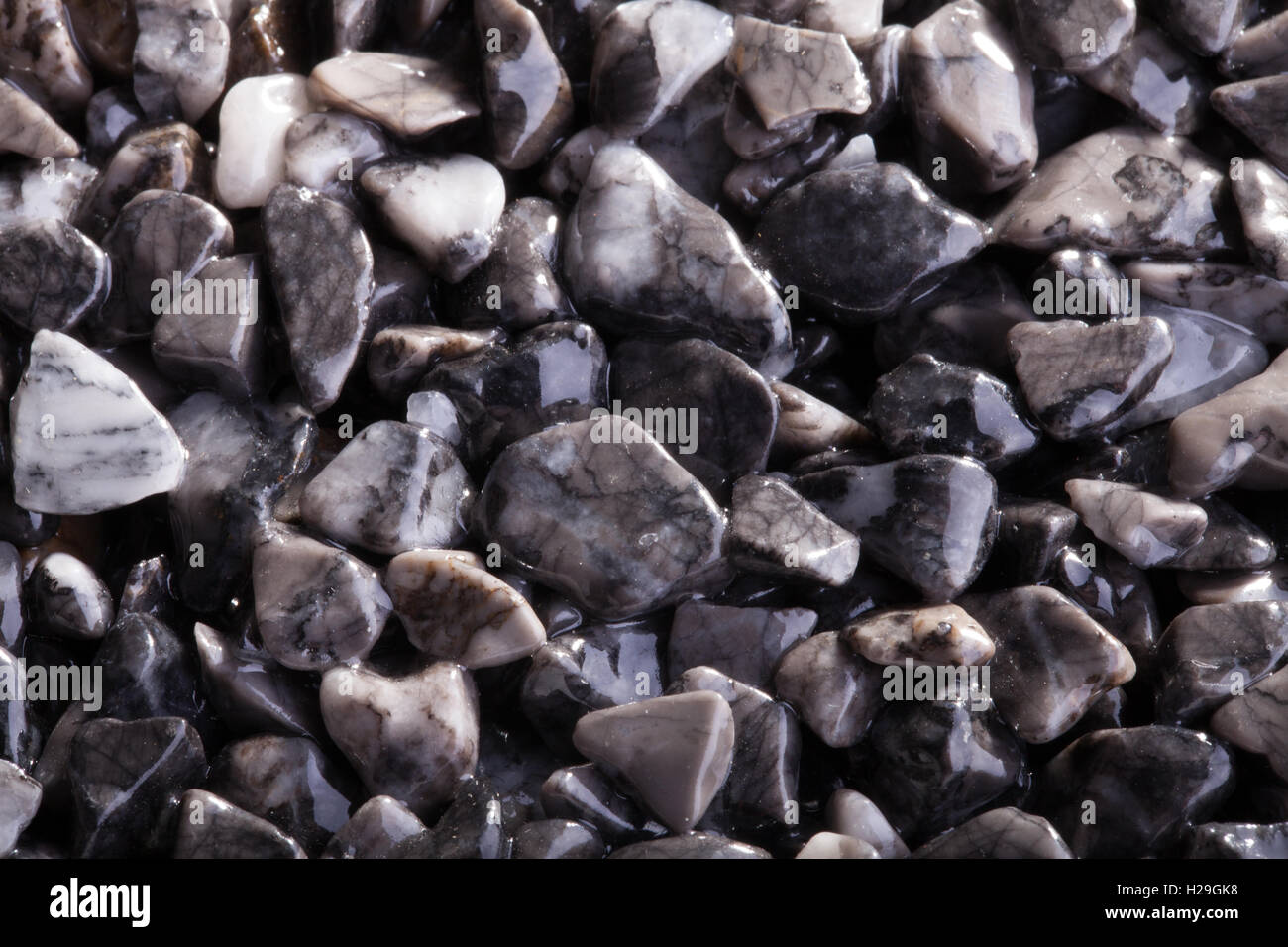 Coloured stone chip / gravel surface Stock Photo - Alamy
