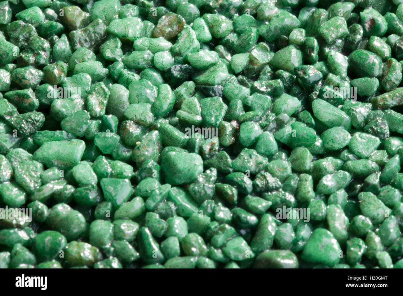 Coloured stone chip / gravel surface Stock Photo - Alamy