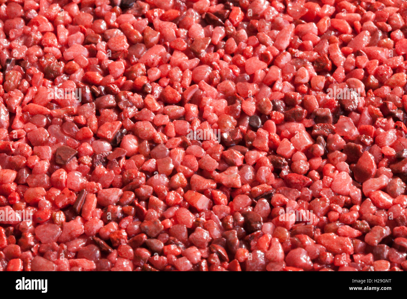 Coloured stone chip / gravel surface Stock Photo - Alamy