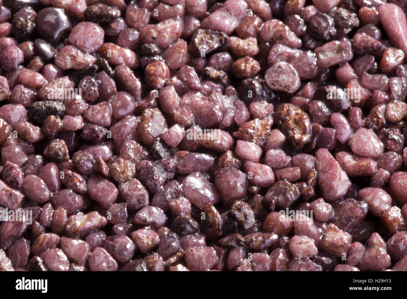 Coloured stone chip / gravel surface Stock Photo - Alamy