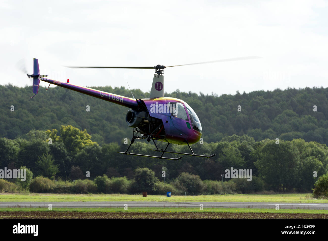 Robinson r22 helicopter hi-res stock photography and images - Alamy