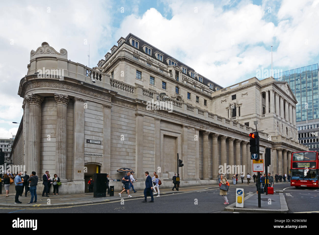 The Bank of England. Threadneedle Street, City of London Stock Photo ...