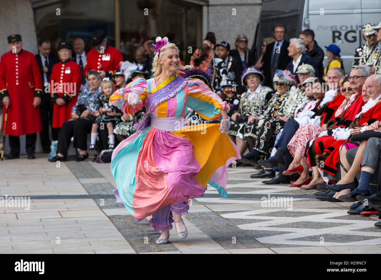 Pearly king and queen hi-res stock photography and images - Alamy
