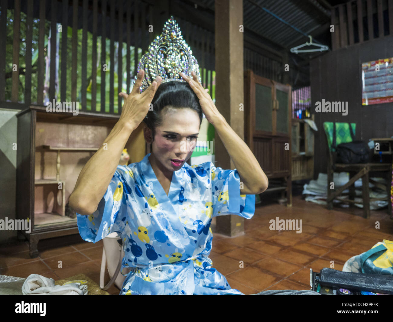Bangkok, Bangkok, Thailand. 25th Sep, 2016. Likay performers put on ...